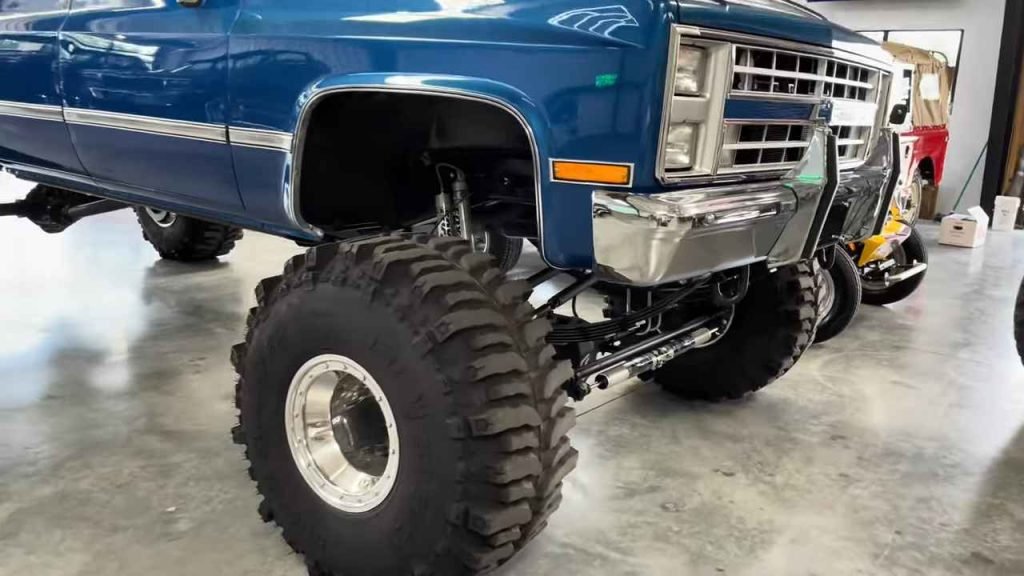 Squarebody 3+3 crew cab red white and blue lifted trucks future of mods ...