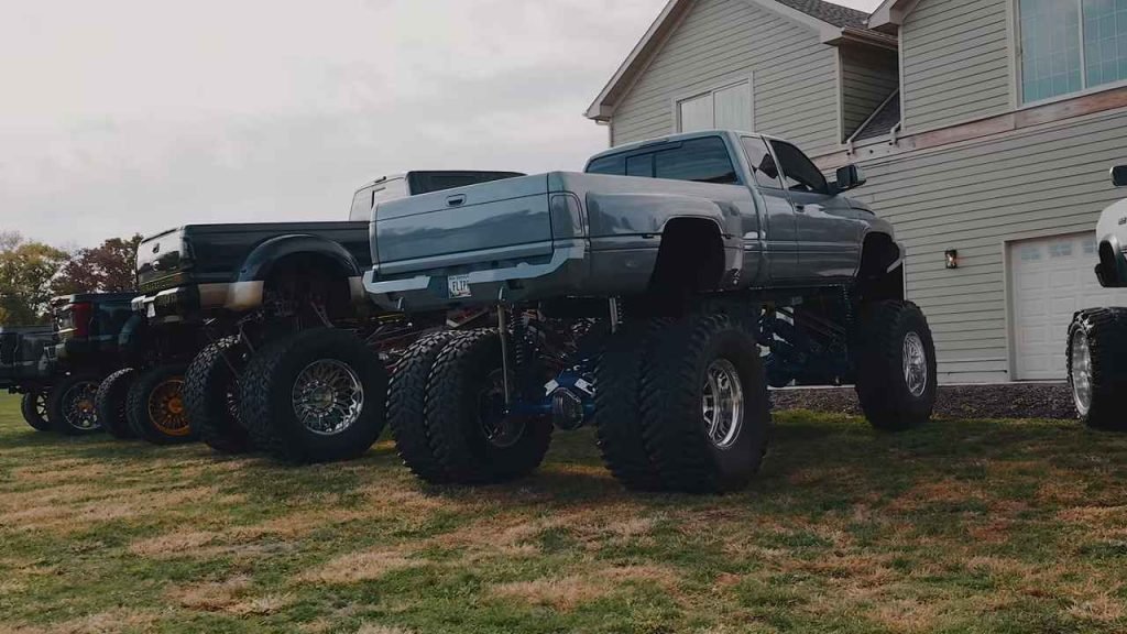 MASSIVE 30” LIFTED First Gen Cummins on 44’s Boggers FIRST DRIVE ...